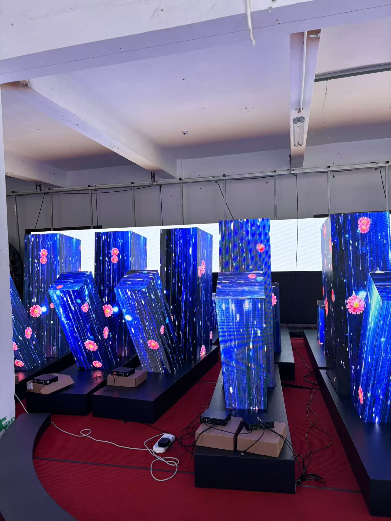 Lanzhou indoor LED square column screen - Shenzhen Ruixian ...